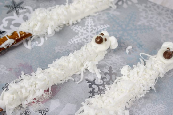 Polar Bear Pretzels: Cute Kids Winter Snack