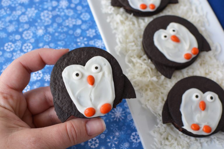 Easy Penguin Cookies: No Bake Christmas Treats That Kids Love