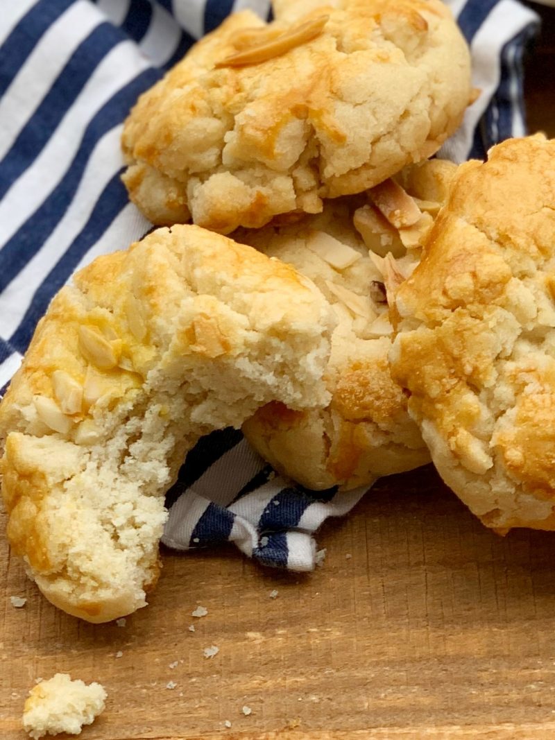 Classic Chinese Almond Cookies Recipe
