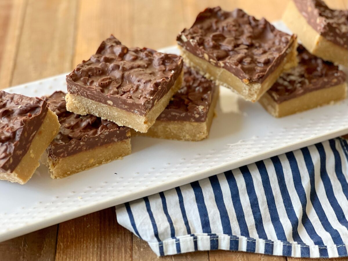Crunchy Chocolate Peanut Butter Dessert Bars
