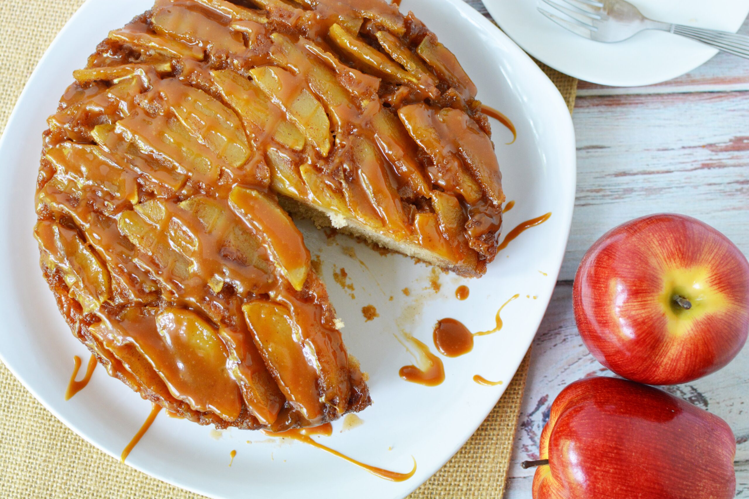 23 Must-Bake Fall Apple Cake Recipes