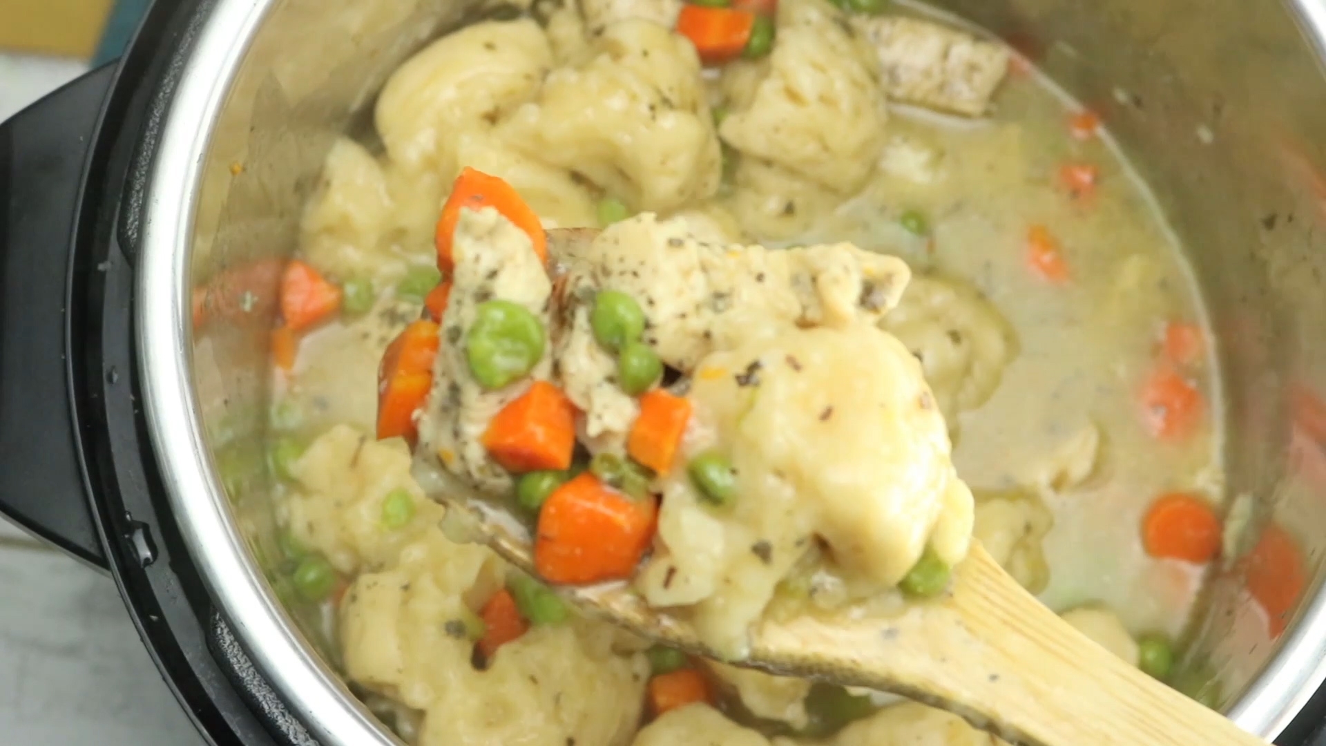 Instant Pot Chicken and Dumplings